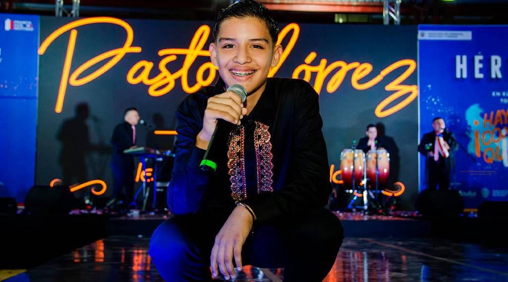 Notiprensa Digital¡Al ritmo del padre! Pastor López Jr. Llega con su ...