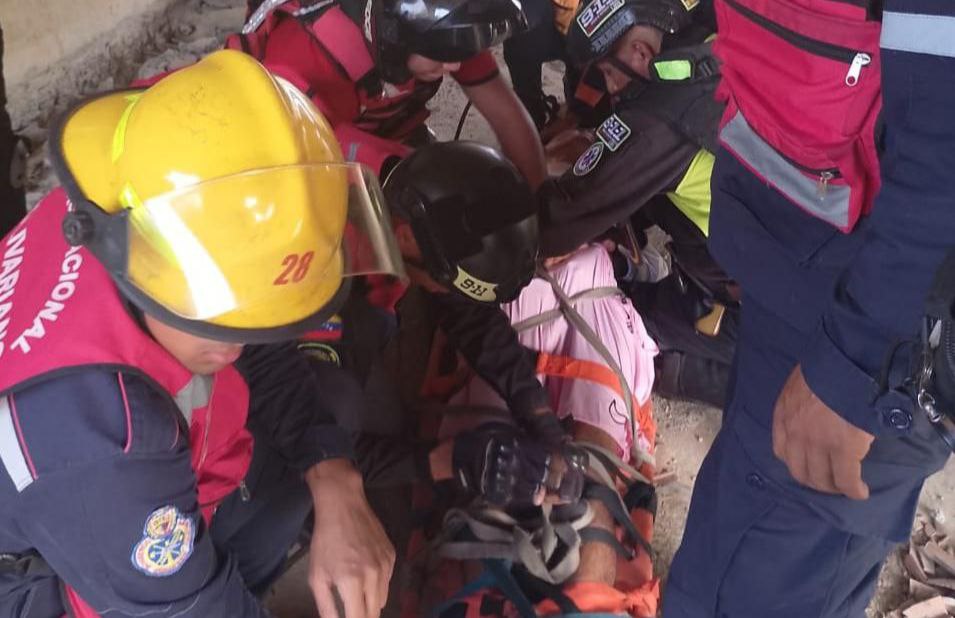 Notiprensa DigitalJoven de 22 años es rescatado por Bomberos de ...