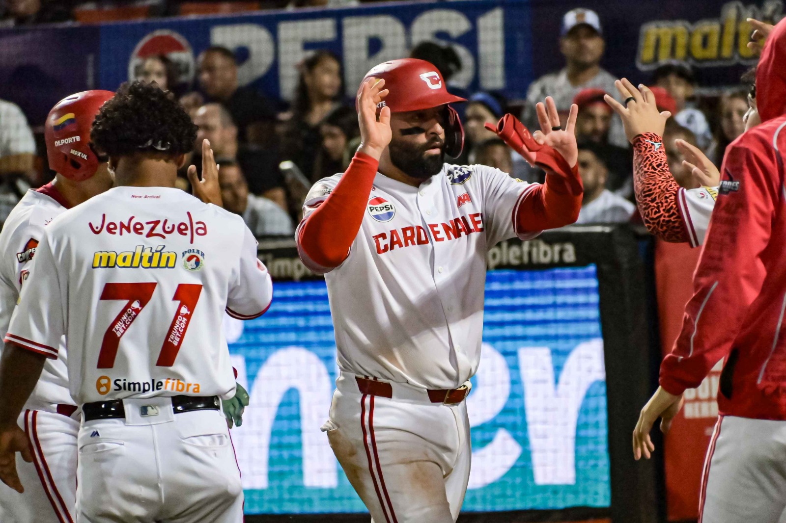 Notiprensa Digital ¡Jonrón de oro! Yohendrick Piñango le da el primer ...